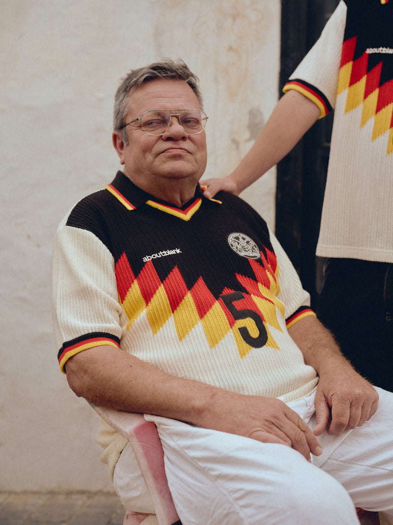 about:blank | football jersey white/red
